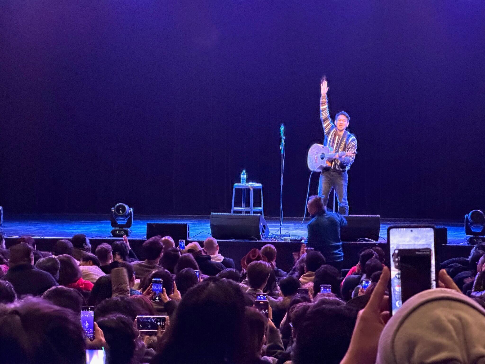 Top 5 reasons to watch Pinoy comedian JR De Guzman - Mabuhay Canada